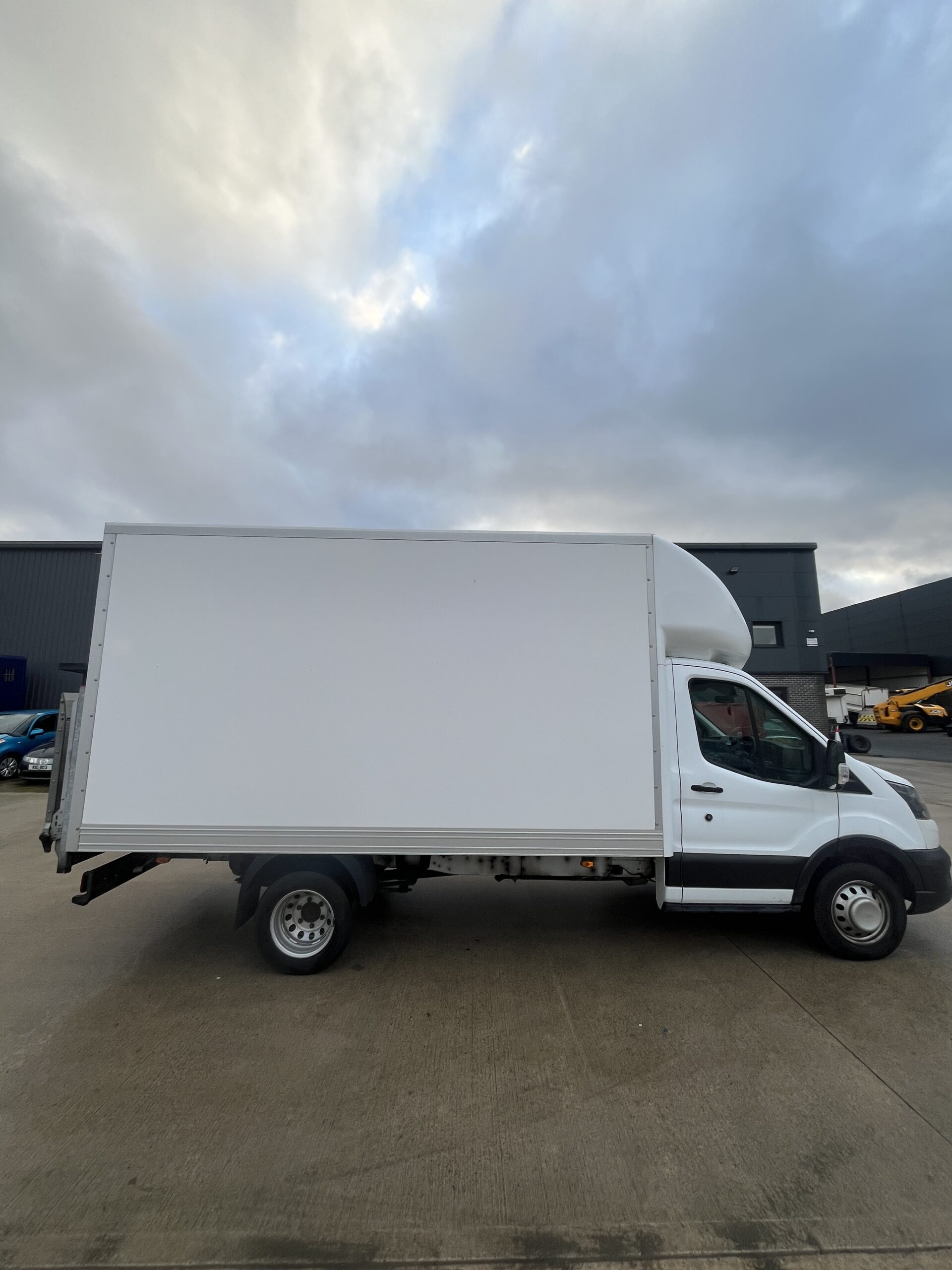 September 2023 Ford Transit 350 Luton – J AND F TRUCKS AND VANS SALES